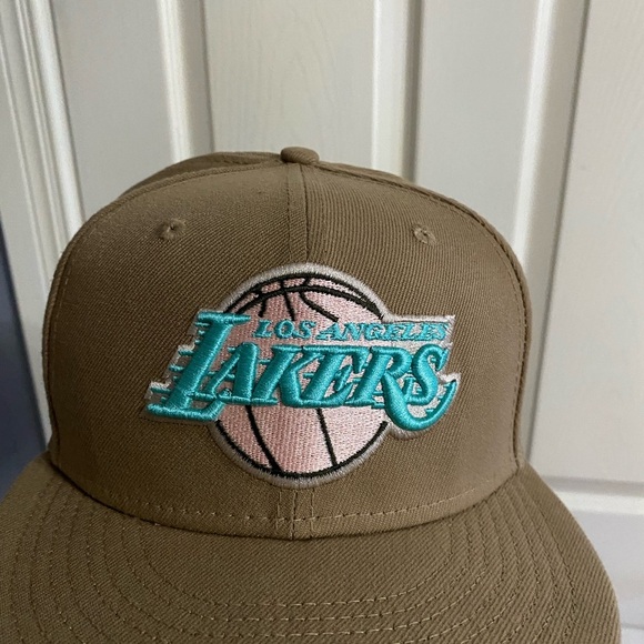 Las angeles lakers | Accessories | La Lakers Fitted Hat | Poshmark